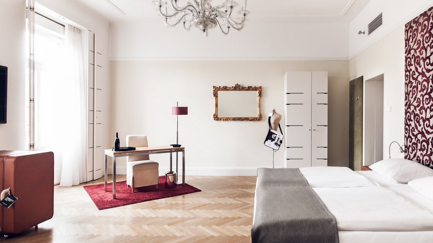 Blick über Graz: Hotel Weitzer eröffnet Sauna auf dem Dach - travel4news